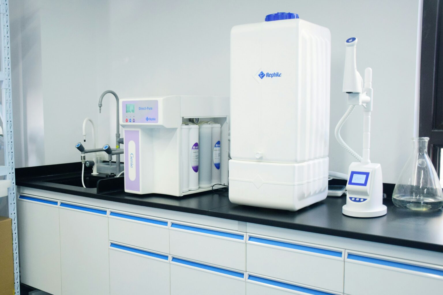 Acide nitrique HNO3 : méthode et analyse en laboratoire
